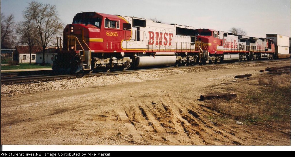 BNSF 8265